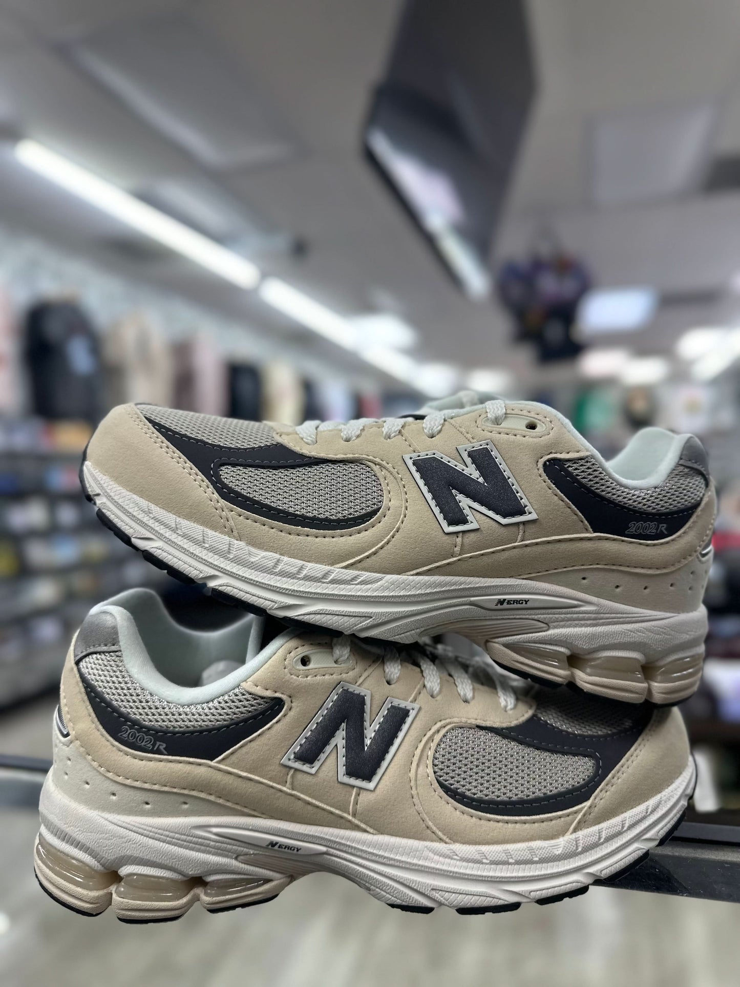 New Balance 2002 "Sandstone with Magnet" (GS) – kicksby3y